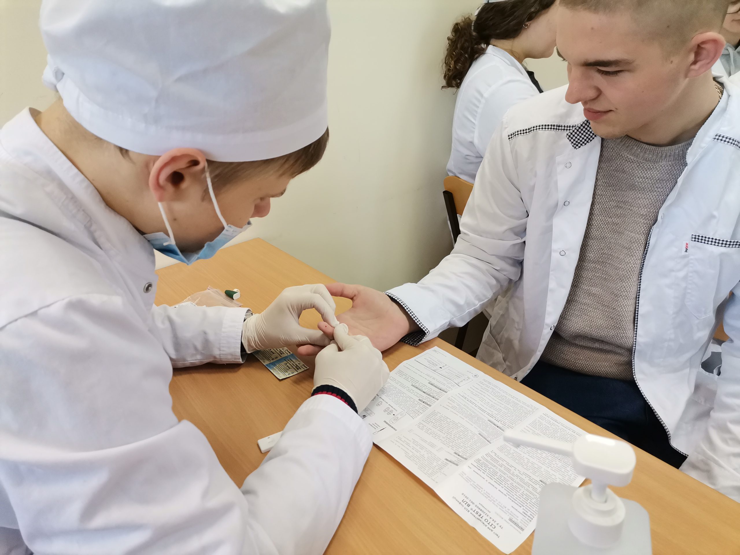 Студенти ІІ курсу стоматологічного факультету здобули практичні навички ...